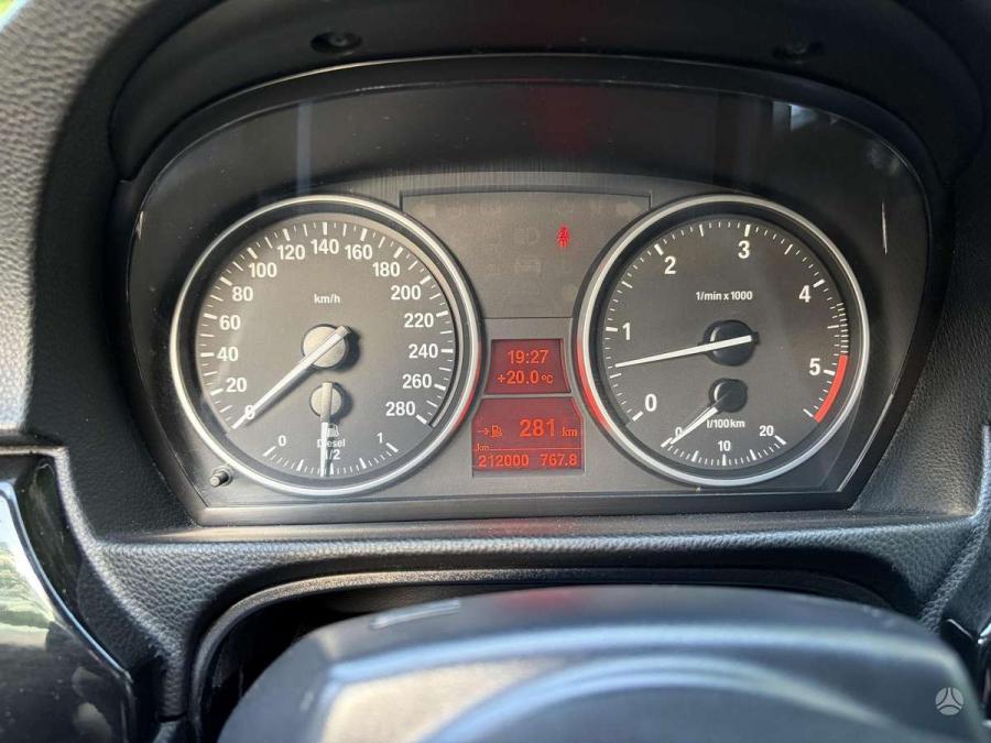 Melns BMW 330 2007 Alīta, ar dzinēja tilpumu 2.99 L un nobraukumu 212 tūkst. km par 6500 €, foto 8 vietnē AUTOMOTO.COM.LV