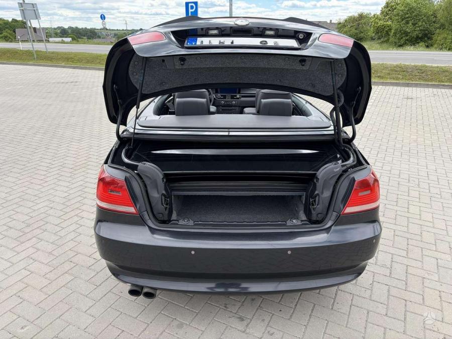 Melns BMW 330 2007 Alīta, ar dzinēja tilpumu 2.99 L un nobraukumu 212 tūkst. km par 6500 €, foto 9 vietnē AUTOMOTO.COM.LV