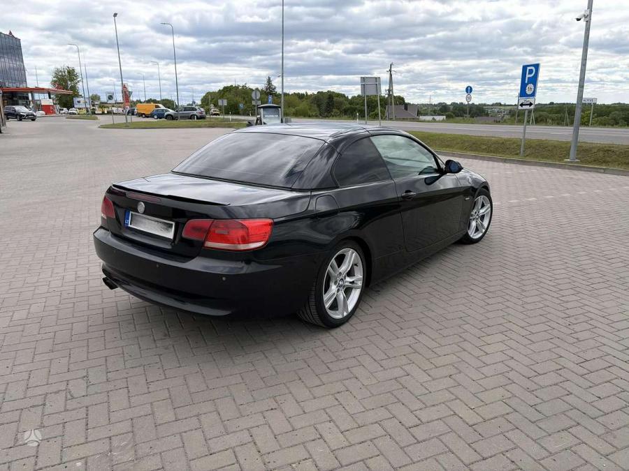 Melns BMW 330 2007 Alīta, ar dzinēja tilpumu 2.99 L un nobraukumu 212 tūkst. km par 6500 €, foto 13 vietnē AUTOMOTO.COM.LV