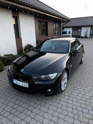 Melns BMW 330 2008 Marijampole, ar dzinēja tilpumu 3.00 L un nobraukumu 230 tūkst. km par 9900 €, foto 10 vietnē AUTOMOTO.COM.LV