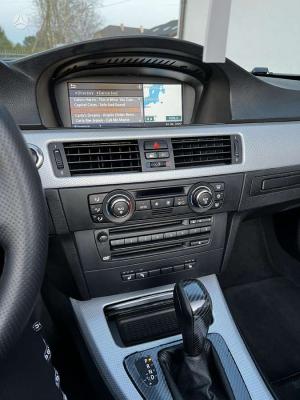 Melns BMW 330 2008 Marijampole, ar dzinēja tilpumu 3.00 L un nobraukumu 230 tūkst. km par 9900 €, foto 26 vietnē AUTOMOTO.COM.LV