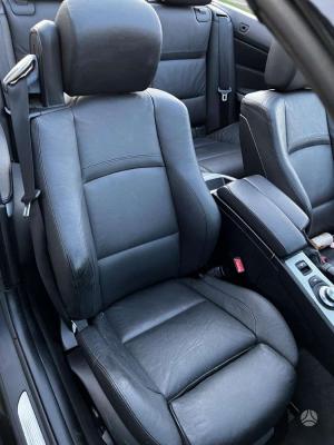 Melns BMW 330 2008 Marijampole, ar dzinēja tilpumu 3.00 L un nobraukumu 230 tūkst. km par 9900 €, foto 33 vietnē AUTOMOTO.COM.LV