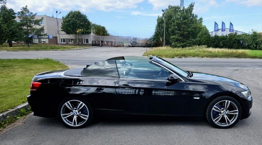 Melns BMW 330 2008 Tallina, ar dzinēja tilpumu 3.00 L un nobraukumu 323 tūkst. km par 7399 €, foto 25 vietnē AUTOMOTO.COM.LV