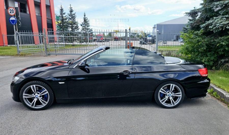Melns BMW 330 2008 Tallina, ar dzinēja tilpumu 3.00 L un nobraukumu 323 tūkst. km par 7399 €, foto 27 vietnē AUTOMOTO.COM.LV