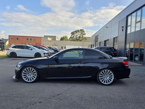 Melns BMW 330 2008 Jonava, ar dzinēja tilpumu 2.99 L un nobraukumu 268 tūkst. km par 8499 €, foto 3 vietnē AUTOMOTO.COM.LV