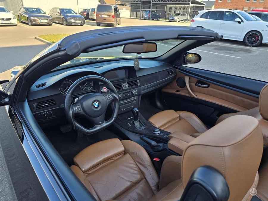 Melns BMW 330 2008 Jonava, ar dzinēja tilpumu 2.99 L un nobraukumu 268 tūkst. km par 8499 €, foto 14 vietnē AUTOMOTO.COM.LV