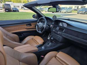 Melns BMW 330 2008 Jonava, ar dzinēja tilpumu 2.99 L un nobraukumu 268 tūkst. km par 8499 €, foto 15 vietnē AUTOMOTO.COM.LV