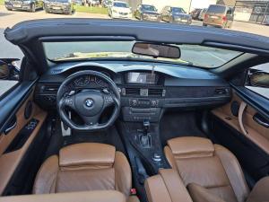 Melns BMW 330 2008 Jonava, ar dzinēja tilpumu 2.99 L un nobraukumu 268 tūkst. km par 8499 €, foto 19 vietnē AUTOMOTO.COM.LV