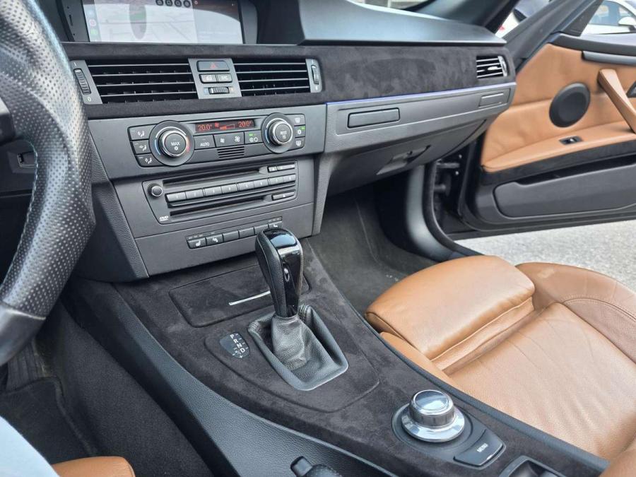 Melns BMW 330 2008 Jonava, ar dzinēja tilpumu 2.99 L un nobraukumu 268 tūkst. km par 8499 €, foto 22 vietnē AUTOMOTO.COM.LV