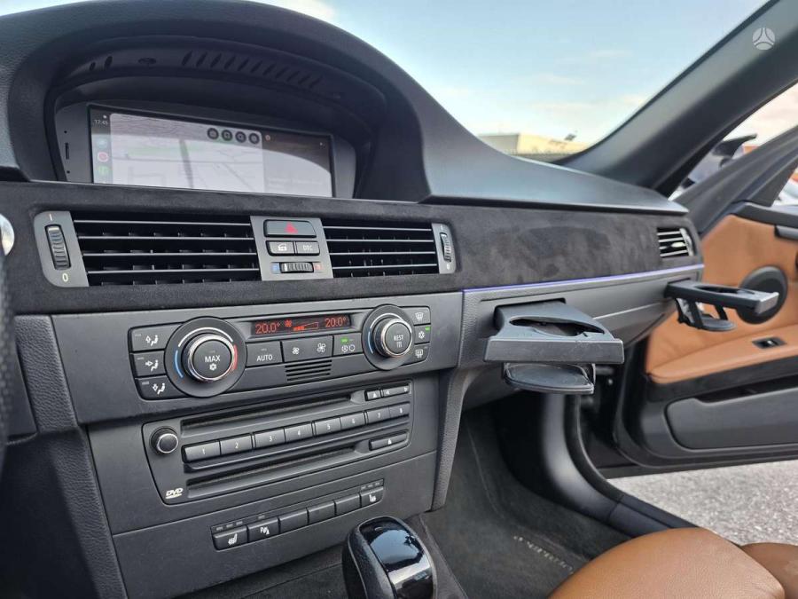 Melns BMW 330 2008 Jonava, ar dzinēja tilpumu 2.99 L un nobraukumu 268 tūkst. km par 8499 €, foto 23 vietnē AUTOMOTO.COM.LV