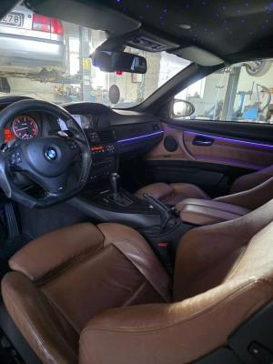 Melns BMW 330 2008 Jonava, ar dzinēja tilpumu 2.99 L un nobraukumu 268 tūkst. km par 8499 €, foto 24 vietnē AUTOMOTO.COM.LV