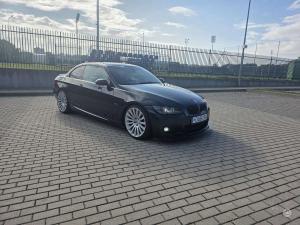 Melns BMW 330 2008 Jonava, ar dzinēja tilpumu 2.99 L un nobraukumu 268 tūkst. km par 8499 €, foto 28 vietnē AUTOMOTO.COM.LV