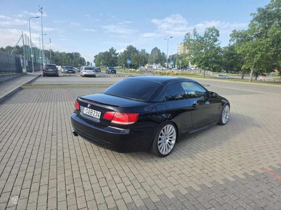 Melns BMW 330 2008 Jonava, ar dzinēja tilpumu 2.99 L un nobraukumu 268 tūkst. km par 8499 €, foto 29 vietnē AUTOMOTO.COM.LV