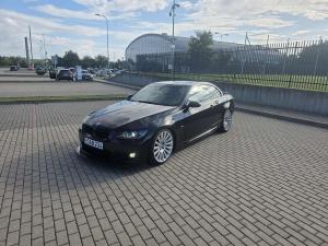 Melns BMW 330 2008 Jonava, ar dzinēja tilpumu 2.99 L un nobraukumu 268 tūkst. km par 8499 €, foto 31 vietnē AUTOMOTO.COM.LV