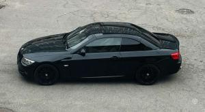 Black BMW 330 2010 in Telschi, with an engine capacity of 2.99 L and mileage of 222 thousand km for 9999 €, photo 4 on AUTOMOTO.COM.LV
