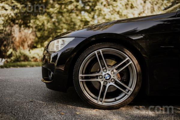 Black BMW 330 2011 in Riga, with an engine capacity of 3.00 L and mileage of 0 thousand km for 11990 €, photo 10 on AUTOMOTO.COM.LV
