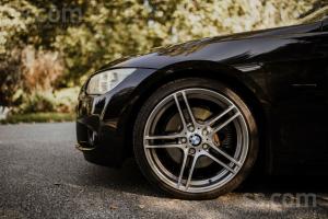 Black BMW 330 2011 in Riga, with an engine capacity of 3.00 L and mileage of 0 thousand km for 11990 €, photo 11 on AUTOMOTO.COM.LV