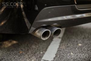 Black BMW 330 2011 in Riga, with an engine capacity of 3.00 L and mileage of 0 thousand km for 11990 €, photo 15 on AUTOMOTO.COM.LV