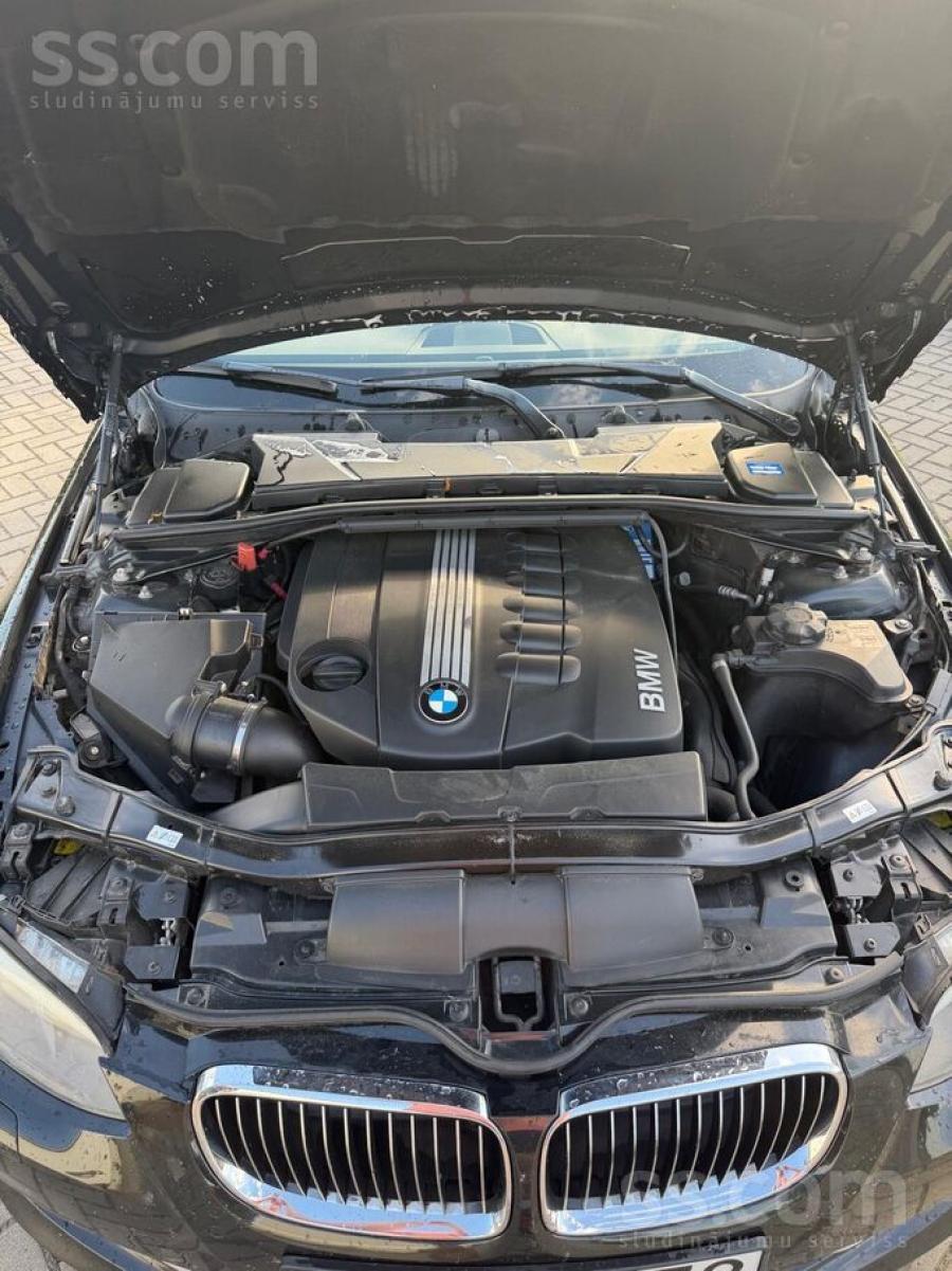 Black BMW 330 2012 in Rezekne, with an engine capacity of 3.00 L and mileage of 280 thousand km for 12700 €, photo 3 on AUTOMOTO.COM.LV