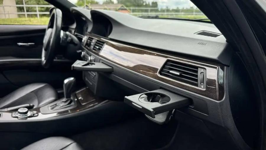 Melns BMW 330 2012 Rēzekne, ar dzinēja tilpumu 3.00 L un nobraukumu 272 tūkst. km par 12990 €, foto 17 vietnē AUTOMOTO.COM.LV
