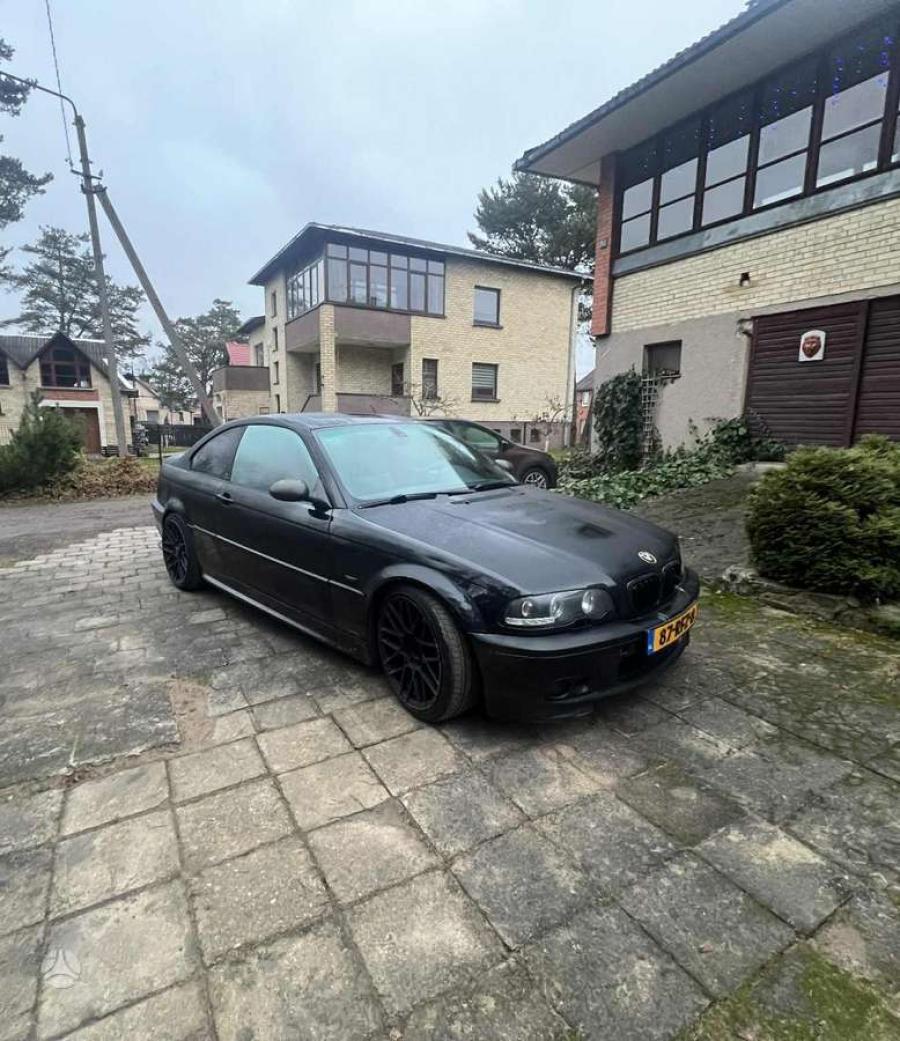 Melns BMW 330 2001 Panevēža, ar dzinēja tilpumu 3.00 L un nobraukumu 340 tūkst. km par 4500 €, foto 1 vietnē AUTOMOTO.COM.LV