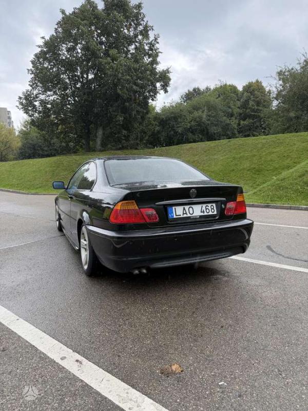 Melns BMW 330 2003 Viļņa, ar dzinēja tilpumu 2.99 L un nobraukumu 394 tūkst. km par 4400 €, foto 4 vietnē AUTOMOTO.COM.LV