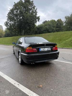 Black BMW 330 2003 in Vilnius, with an engine capacity of 2.99 L and mileage of 394 thousand km for 4400 €, photo 4 on AUTOMOTO.COM.LV