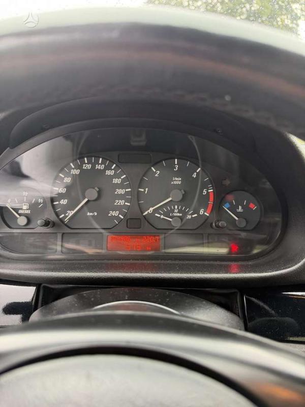Melns BMW 330 2003 Viļņa, ar dzinēja tilpumu 2.99 L un nobraukumu 394 tūkst. km par 4400 €, foto 5 vietnē AUTOMOTO.COM.LV