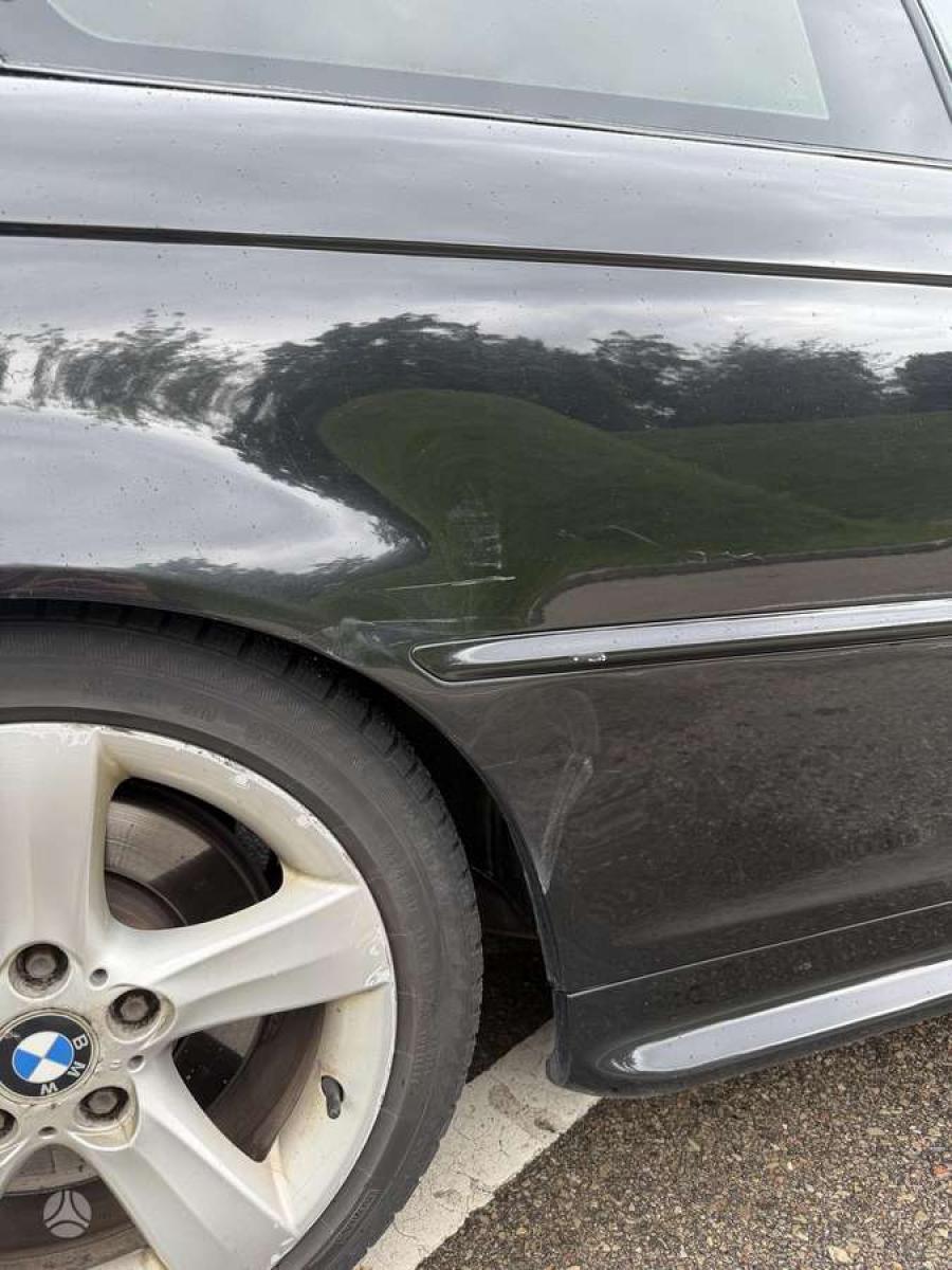 Black BMW 330 2003 in Vilnius, with an engine capacity of 2.99 L and mileage of 394 thousand km for 4400 €, photo 9 on AUTOMOTO.COM.LV