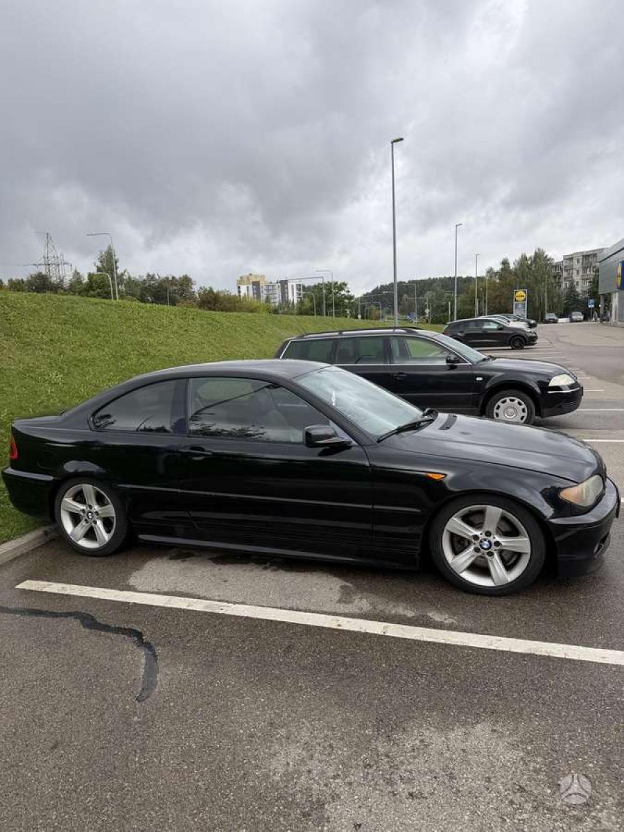 Black BMW 330 2003 in Vilnius, with an engine capacity of 2.99 L and mileage of 394 thousand km for 4400 €, photo 12 on AUTOMOTO.COM.LV