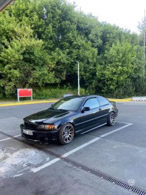Black BMW 330 2003 in Vilnius, with an engine capacity of 2.99 L and mileage of 394 thousand km for 4400 €, photo 14 on AUTOMOTO.COM.LV