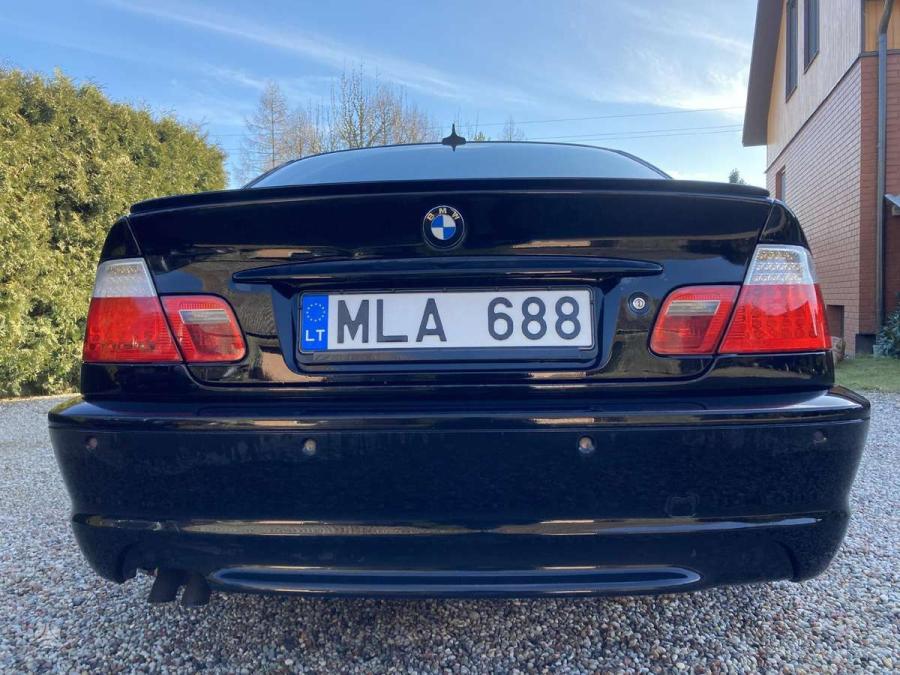 Black BMW 330 2004 in Sakiai, with an engine capacity of 2.99 L and mileage of 350 thousand km for 6000 €, photo 5 on AUTOMOTO.COM.LV