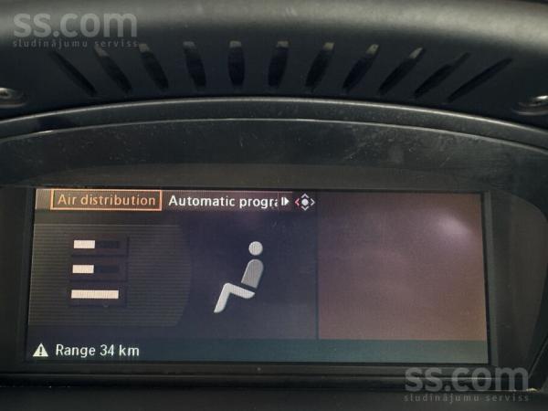 Black BMW 330 2006 in Riga, with an engine capacity of 3.00 L and mileage of 259 thousand km for 5990 €, photo 10 on AUTOMOTO.COM.LV