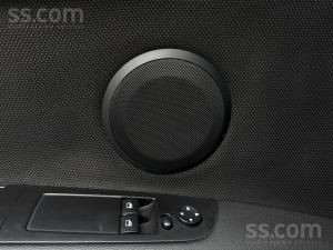 Black BMW 330 2006 in Riga, with an engine capacity of 3.00 L and mileage of 259 thousand km for 5990 €, photo 16 on AUTOMOTO.COM.LV