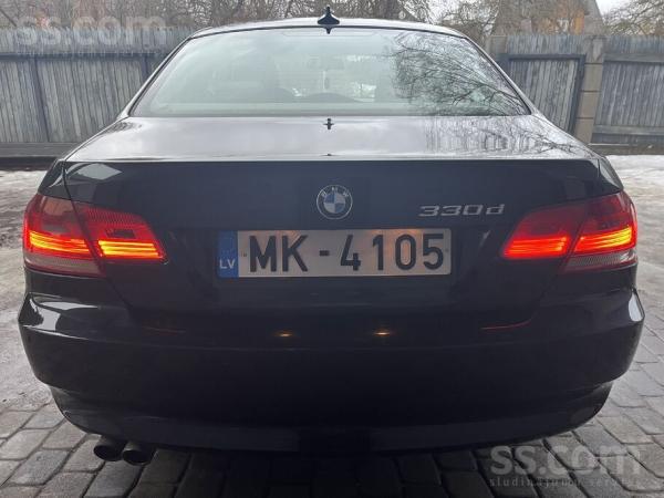 Black BMW 330 2006 in Riga, with an engine capacity of 3.00 L and mileage of 323 thousand km for 6400 €, photo 7 on AUTOMOTO.COM.LV