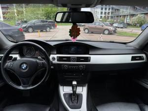 Black BMW 330 2006 in Riga, with an engine capacity of 3.00 L and mileage of 259 thousand km for 5990 €, photo 7 on AUTOMOTO.COM.LV