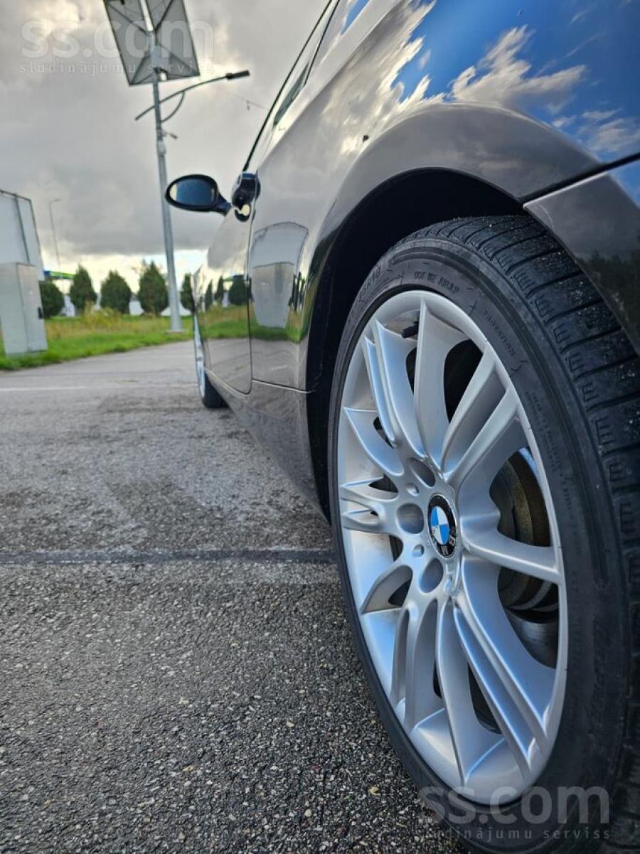 Melns BMW 330 2006 Ogre, ar dzinēja tilpumu 3.00 L un nobraukumu 415 tūkst. km par 5500 €, foto 7 vietnē AUTOMOTO.COM.LV