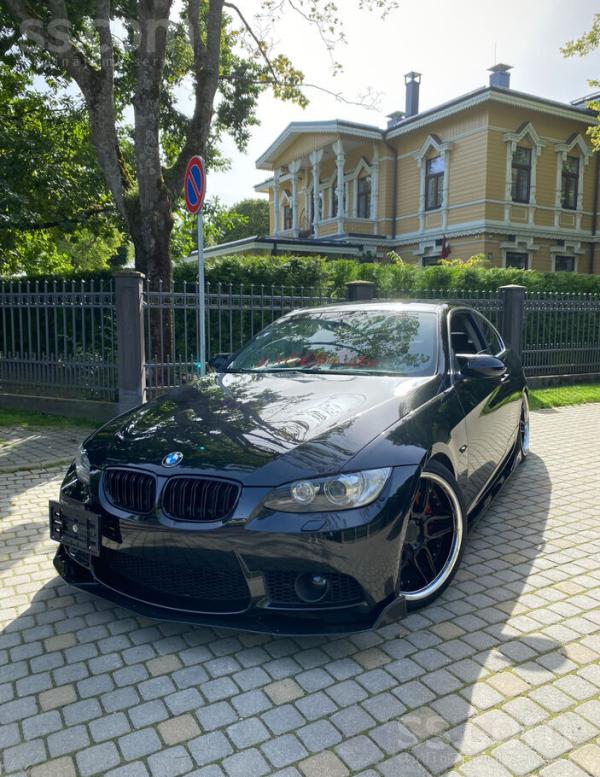 Black BMW 330 2007 in Liepaja, with an engine capacity of 3.00 L and mileage of 0 thousand km for 8200 €, photo 1 on AUTOMOTO.COM.LV