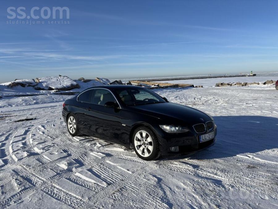 Black BMW 330 2007 in Liepaja, with an engine capacity of 3.00 L and mileage of 359 thousand km for 6450 €, photo 1 on AUTOMOTO.COM.LV