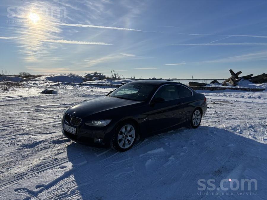 Black BMW 330 2007 in Liepaja, with an engine capacity of 3.00 L and mileage of 359 thousand km for 6450 €, photo 2 on AUTOMOTO.COM.LV