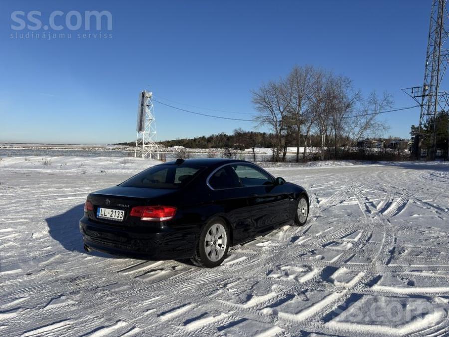 Black BMW 330 2007 in Liepaja, with an engine capacity of 3.00 L and mileage of 359 thousand km for 6450 €, photo 4 on AUTOMOTO.COM.LV