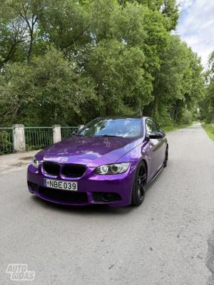 Melns BMW 330 2007 Šauļi, ar dzinēja tilpumu 3.00 L un nobraukumu 354 tūkst. km par 7200 €, foto  vietnē AUTOMOTO.COM.LV