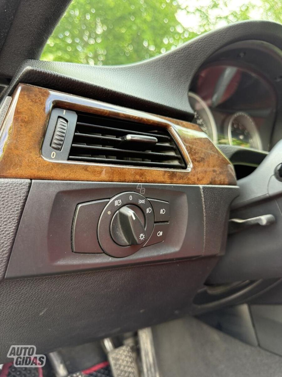 Melns BMW 330 2007 Šauļi, ar dzinēja tilpumu 3.00 L un nobraukumu 354 tūkst. km par 7200 €, foto 12 vietnē AUTOMOTO.COM.LV