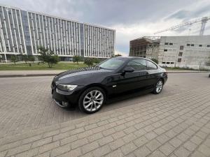 Black BMW 330 2007 in Vilnius, with an engine capacity of 2.99 L and mileage of 283 thousand km for 7300 €, photo 5 on AUTOMOTO.COM.LV