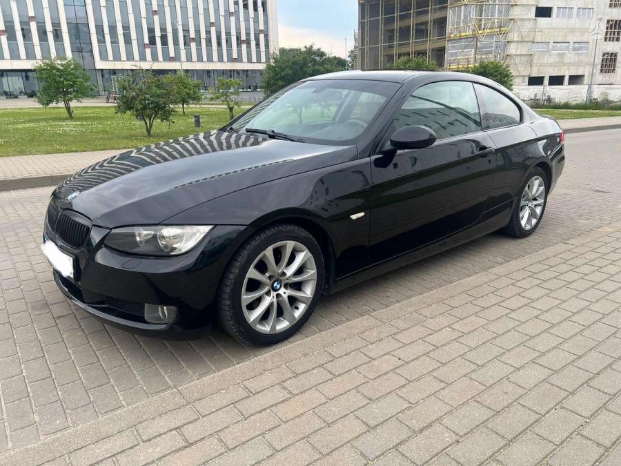 Black BMW 330 2007 in Vilnius, with an engine capacity of 2.99 L and mileage of 283 thousand km for 7300 €, photo 7 on AUTOMOTO.COM.LV