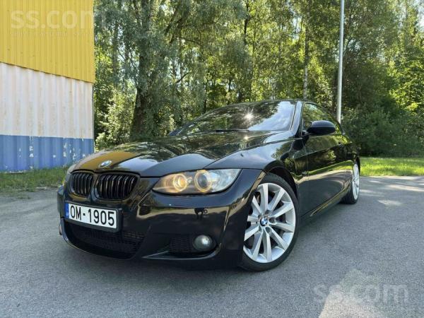 Black BMW 330 2007 in Jelgava, with an engine capacity of 3.00 L and mileage of 456 thousand km for 6699 €, photo 1 on AUTOMOTO.COM.LV
