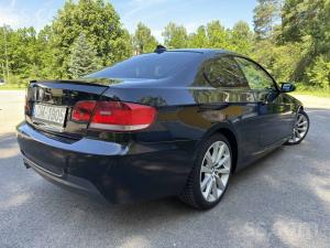 Black BMW 330 2007 in Jelgava, with an engine capacity of 3.00 L and mileage of 456 thousand km for 6699 €, photo 7 on AUTOMOTO.COM.LV