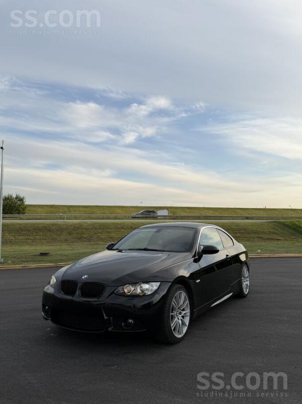 Melns BMW 330 2007 Rīga, ar dzinēja tilpumu 3.00 L un nobraukumu 335 tūkst. km par 9000 €, foto 1 vietnē AUTOMOTO.COM.LV