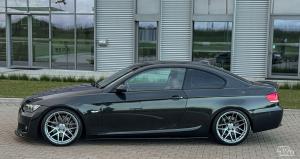 Melns BMW 330 2007 Šauļi, ar dzinēja tilpumu 3.00 L un nobraukumu 370 tūkst. km par 9499 €, foto 3 vietnē AUTOMOTO.COM.LV
