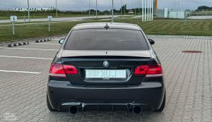 Melns BMW 330 2007 Šauļi, ar dzinēja tilpumu 3.00 L un nobraukumu 370 tūkst. km par 9499 €, foto 5 vietnē AUTOMOTO.COM.LV